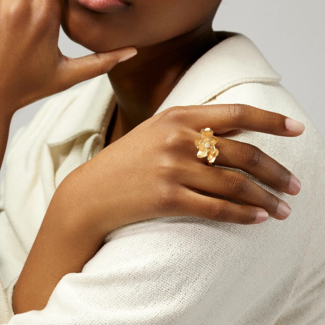 Les Ambassadeurs - Purchase Ole Lynggaard Copenhagen – Wild Rose Ring ...