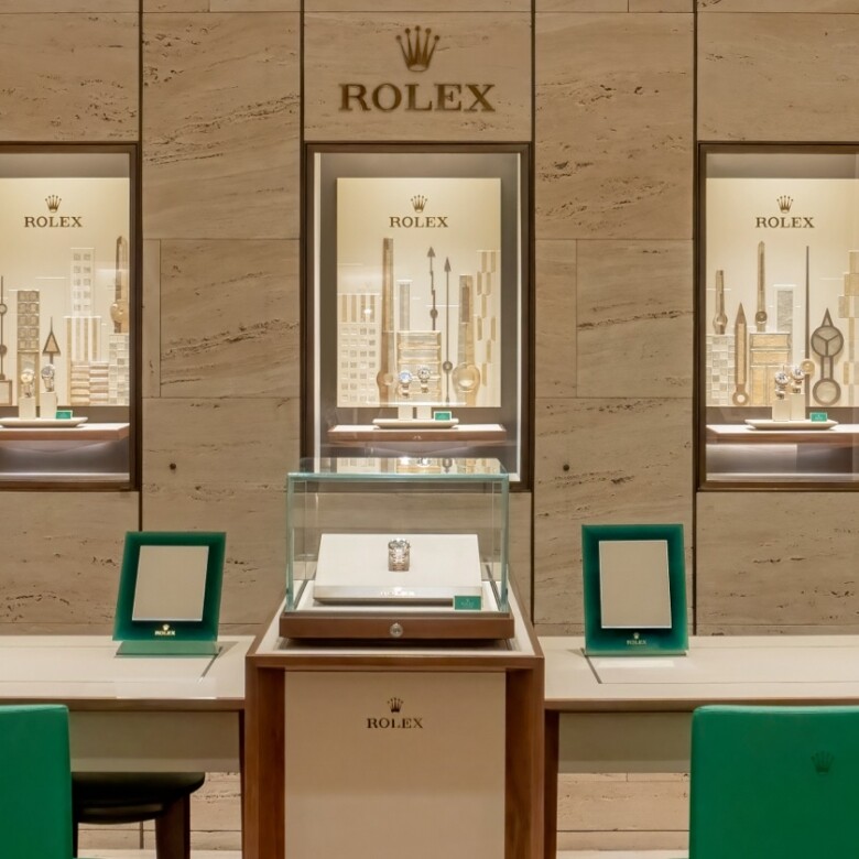 Rolex Deepsea in 18 ct yellow gold, M136668LB-0001 | Boutique Rolex Genève